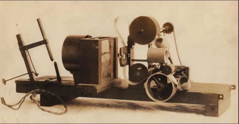 Jenkins-C.F.-and-Armat-T.-Phantascope-projector-for-Edison-Kinetoscope ...